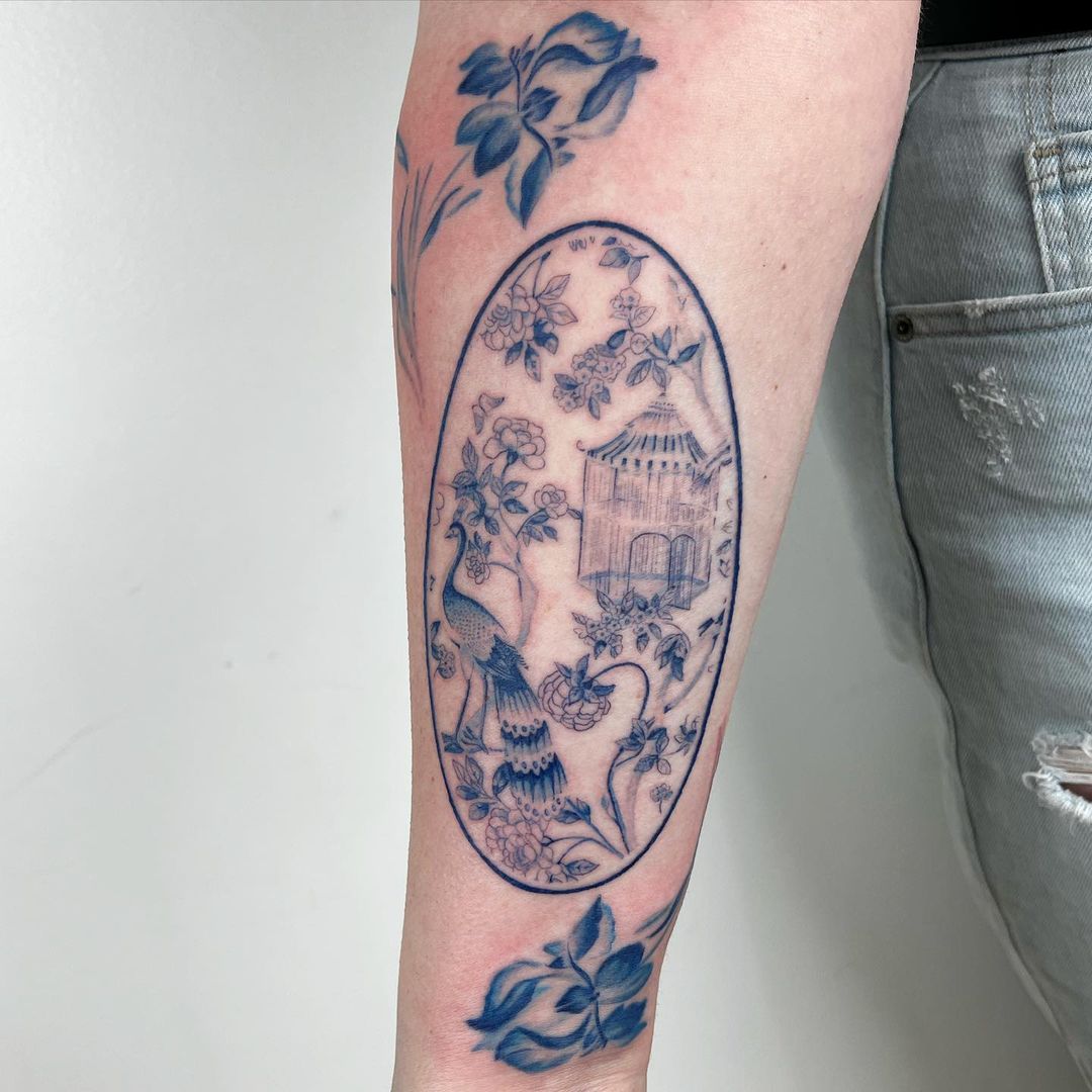 Delft Blue Tattoos: Conheça as tatuagens de porcelana! - Blog Tattoo2me