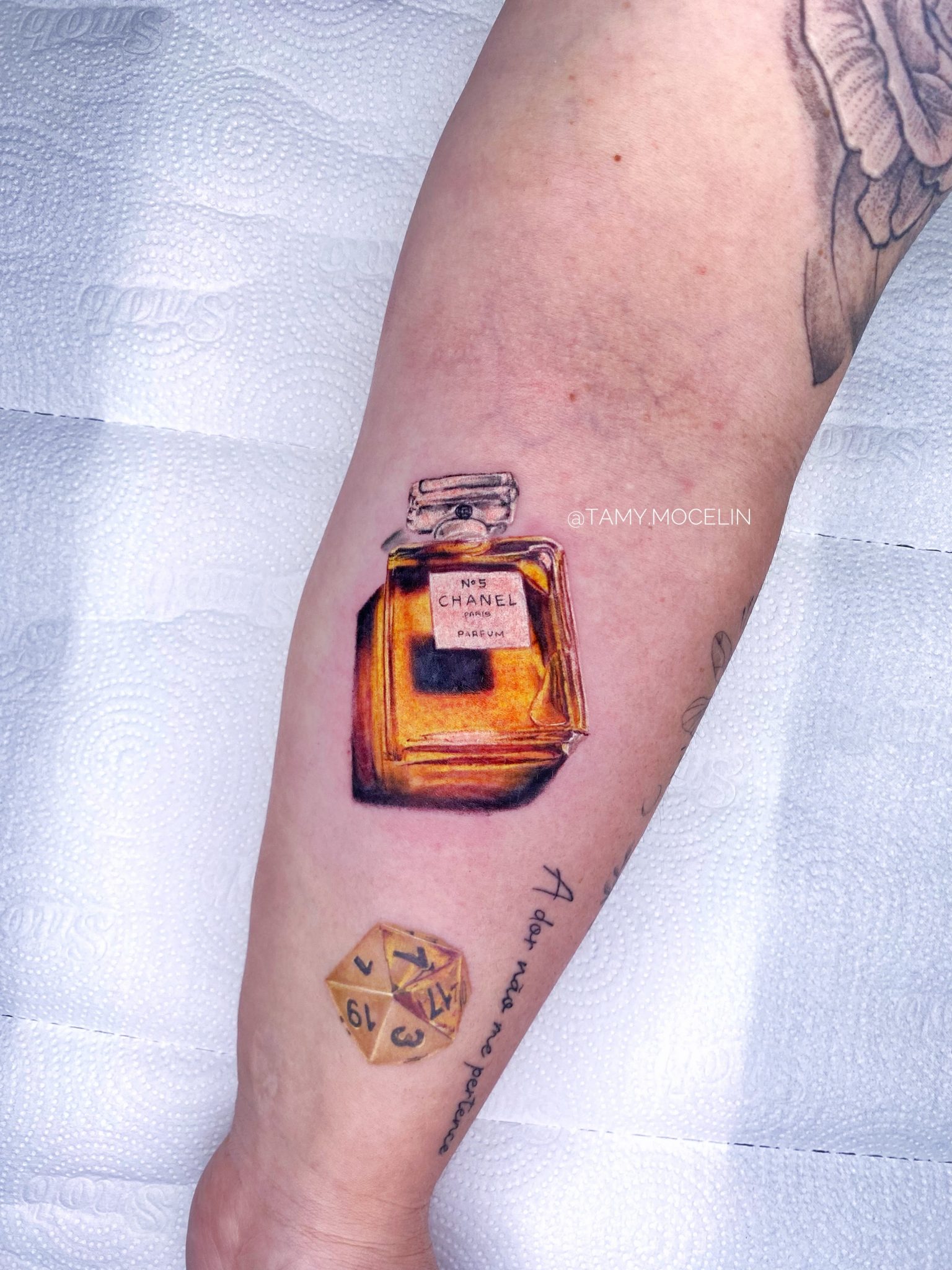 Arte que reluz como ouro! Conheça Tamy Mocelin - Blog Tattoo2me